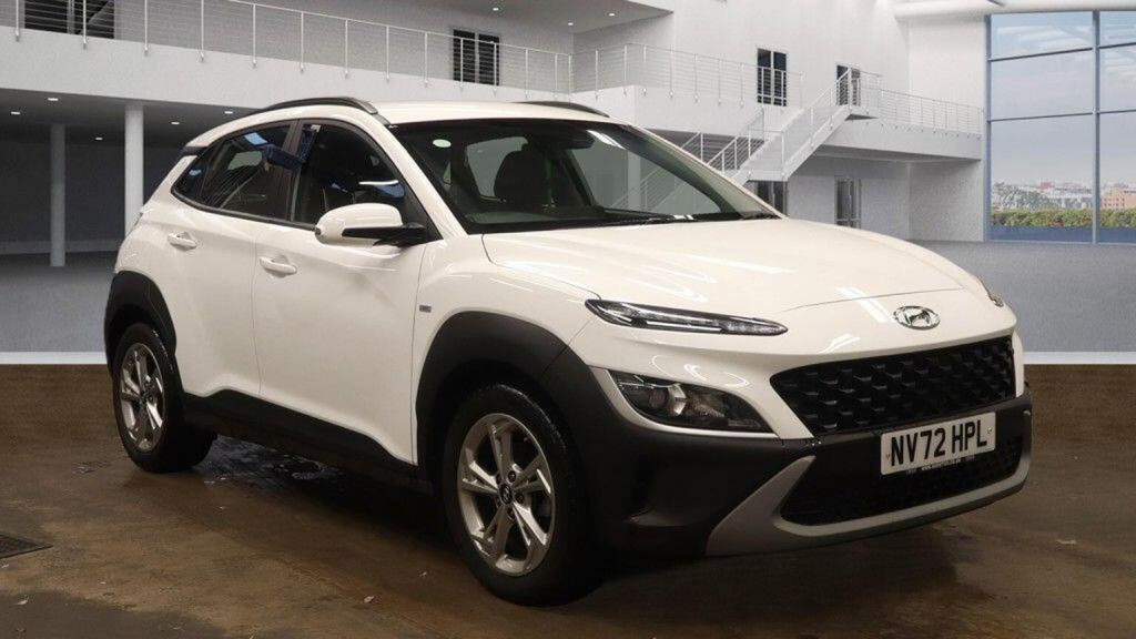 Used HYUNDAI KONA 2022 White for sale - £13490 in Radcliffe, Greater ...